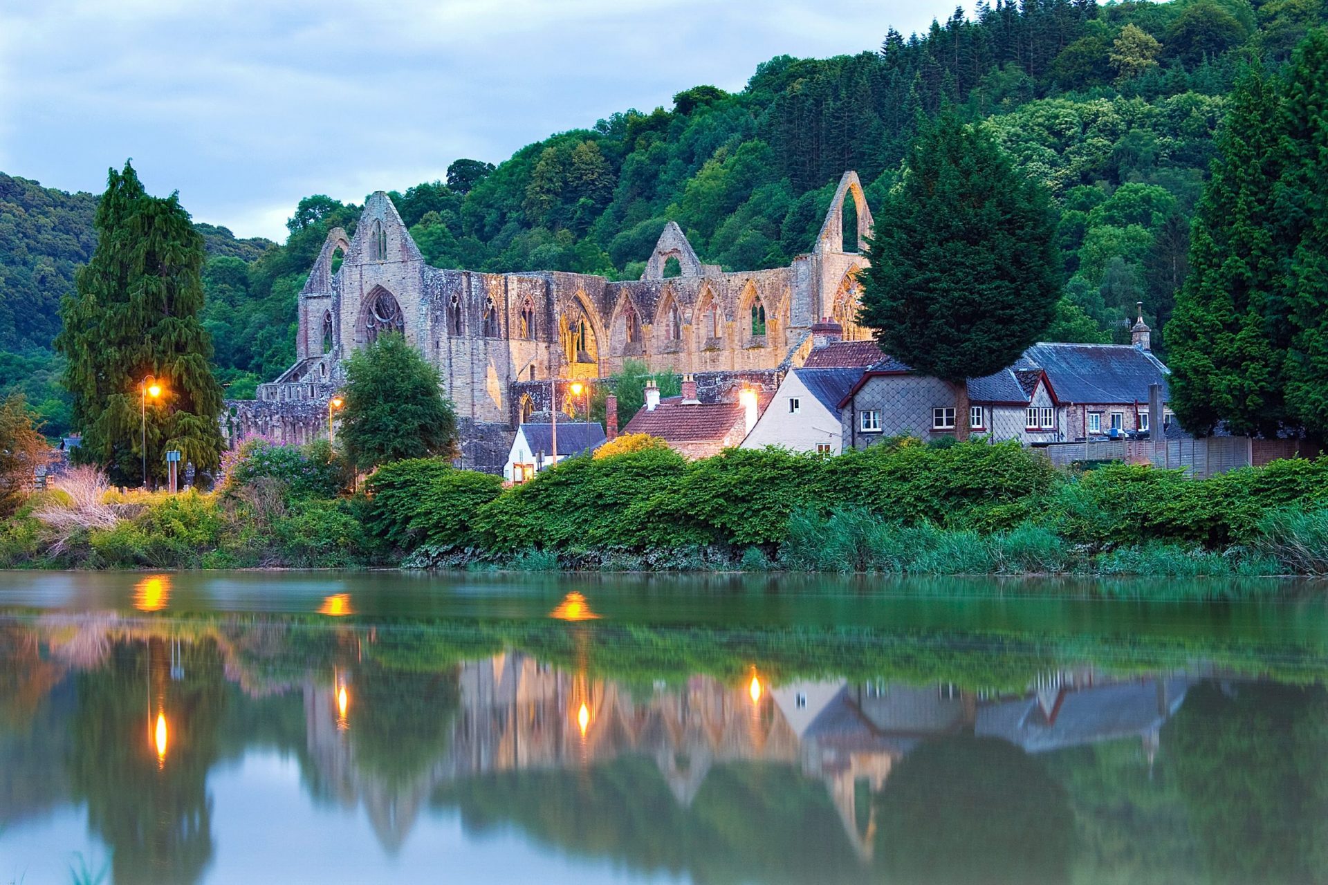 Tintern Abbey’s Visitor Centre Gains a New Bottle Filling Station - MIW ...